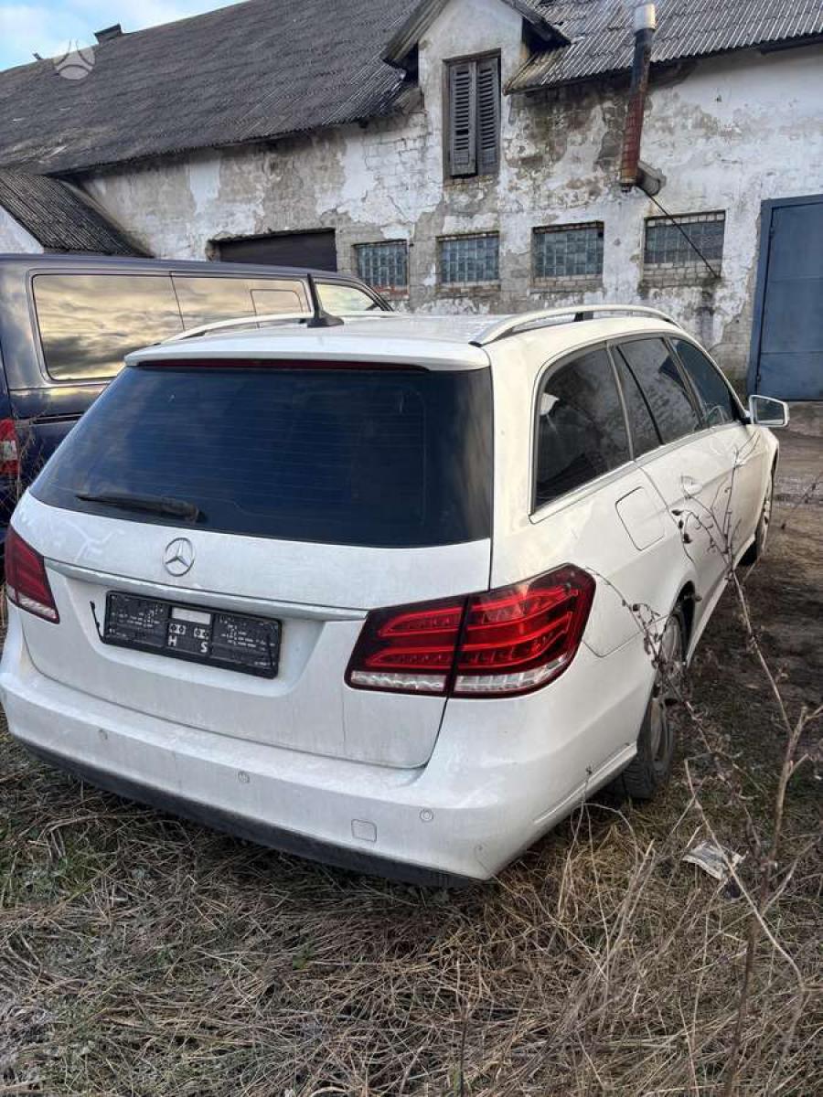 Balts Mercedes-Benz e-200 2013 Viļņa, ar dzinēja tilpumu 2.14 L un nobraukumu 242 tūkst. km par 4900 €, foto 4 vietnē AUTOMOTO.COM.LV