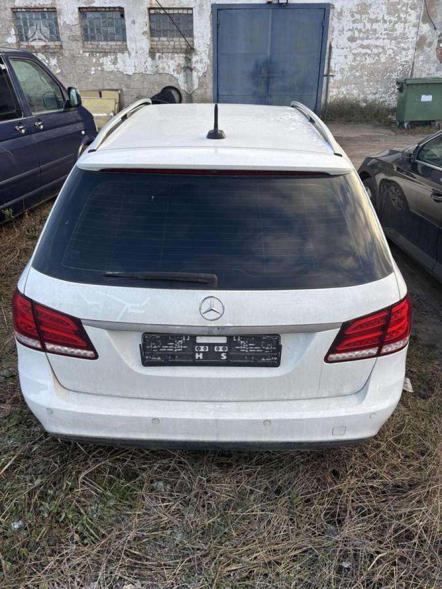 Balts Mercedes-Benz e-200 2013 Viļņa, ar dzinēja tilpumu 2.14 L un nobraukumu 242 tūkst. km par 4900 €, foto 6 vietnē AUTOMOTO.COM.LV