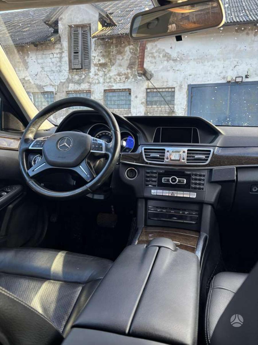 Balts Mercedes-Benz e-200 2013 Viļņa, ar dzinēja tilpumu 2.14 L un nobraukumu 242 tūkst. km par 4900 €, foto 9 vietnē AUTOMOTO.COM.LV