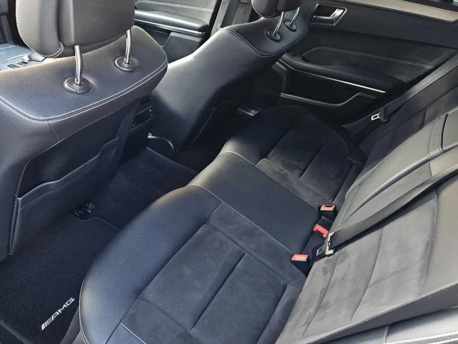 White Mercedes-Benz e-200 2013 in Jekabpils, with an engine capacity of 2.20 L and mileage of 319 thousand km for 10990 €, photo 14 on AUTOMOTO.COM.LV