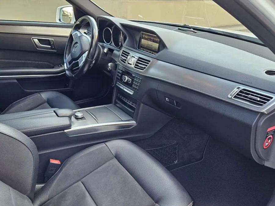 White Mercedes-Benz e-200 2013 in Jekabpils, with an engine capacity of 2.20 L and mileage of 319 thousand km for 10990 €, photo 23 on AUTOMOTO.COM.LV