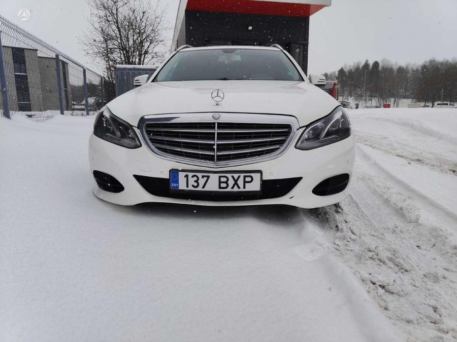 White Mercedes-Benz e-200 2014 in Vilnius, with an engine capacity of 2.00 L and mileage of 470 thousand km for 6500 €, photo 2 on AUTOMOTO.COM.LV