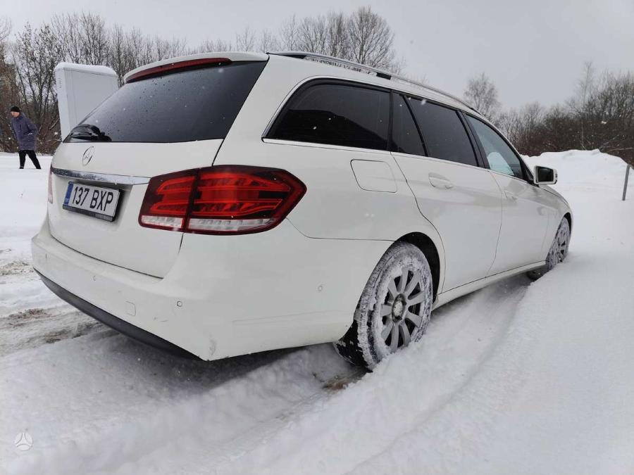 White Mercedes-Benz e-200 2014 in Vilnius, with an engine capacity of 2.00 L and mileage of 470 thousand km for 6500 €, photo 5 on AUTOMOTO.COM.LV