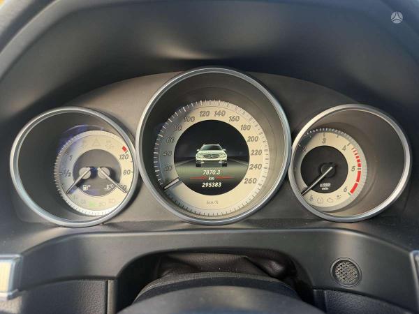 White Mercedes-Benz e-200 2014 in Palanga, with an engine capacity of 2.14 L and mileage of 295 thousand km for 9800 €, photo 6 on AUTOMOTO.COM.LV