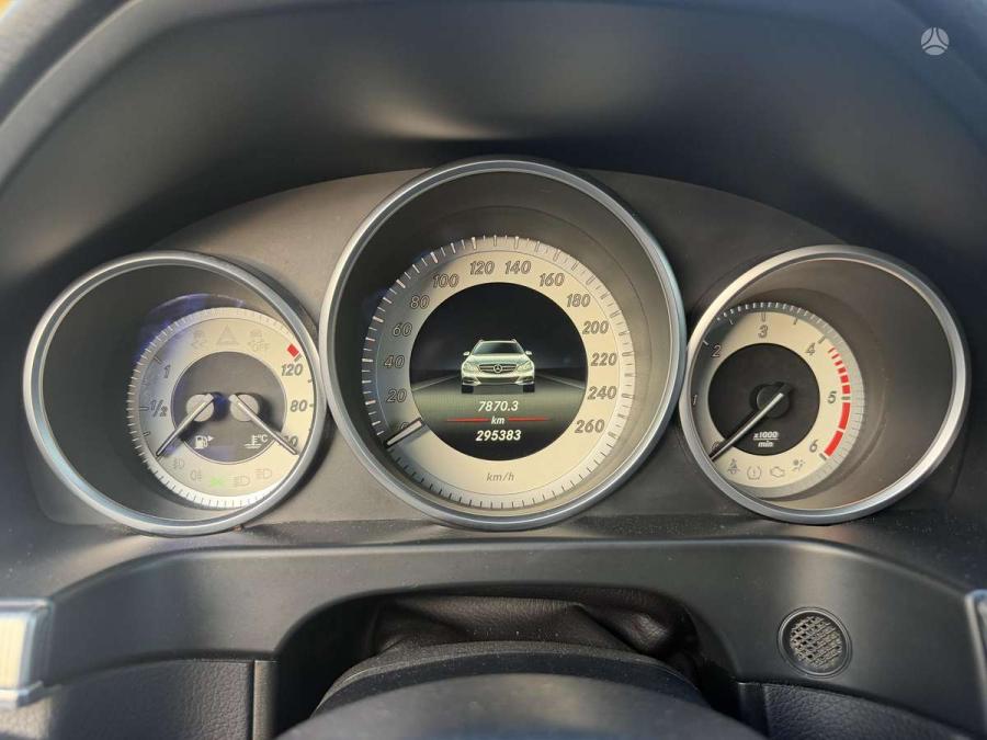 White Mercedes-Benz e-200 2014 in Palanga, with an engine capacity of 2.14 L and mileage of 295 thousand km for 9800 €, photo 7 on AUTOMOTO.COM.LV