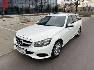 Белый Мерседес E 200 2015 в Паневежис, объемом двигателя 2.10 л и пробегом 607 тыс. км за 7700 €, фото 3 на AUTOMOTO.COM.LV