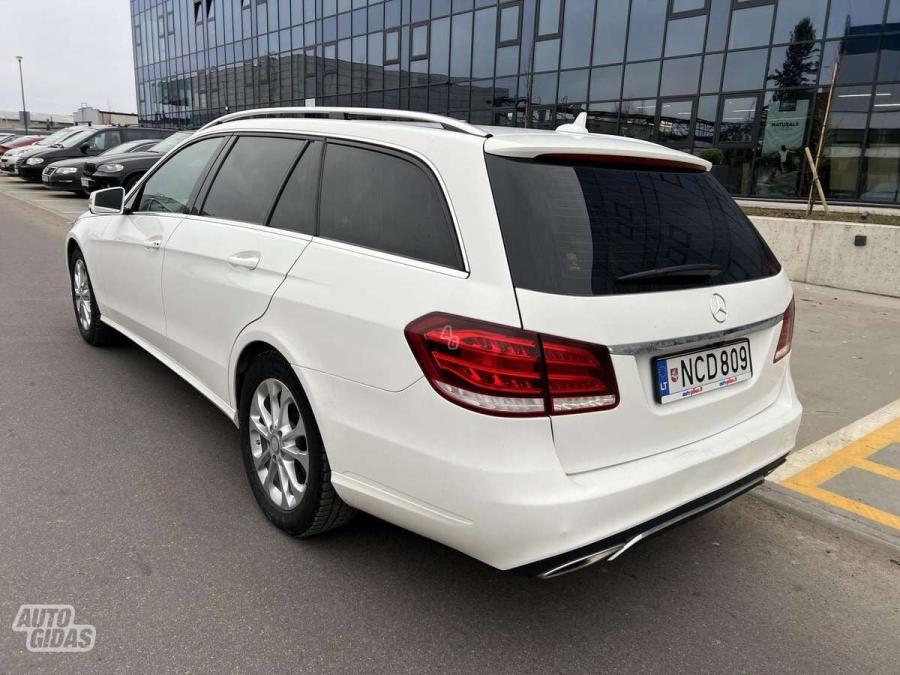Белый Мерседес E 200 2015 в Паневежис, объемом двигателя 2.10 л и пробегом 607 тыс. км за 7700 €, фото 9 на AUTOMOTO.COM.LV