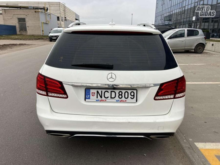 Белый Мерседес E 200 2015 в Паневежис, объемом двигателя 2.10 л и пробегом 607 тыс. км за 7700 €, фото 13 на AUTOMOTO.COM.LV