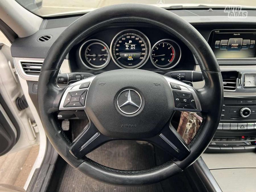 Белый Мерседес E 200 2015 в Паневежис, объемом двигателя 2.10 л и пробегом 607 тыс. км за 7700 €, фото 24 на AUTOMOTO.COM.LV