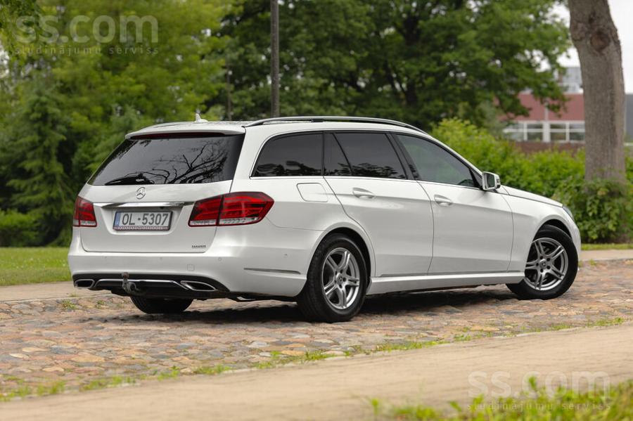 Белый Мерседес E 200 2015 в Елгава, объемом двигателя 2.20 л и пробегом 220 тыс. км за 11500 €, фото 7 на AUTOMOTO.COM.LV