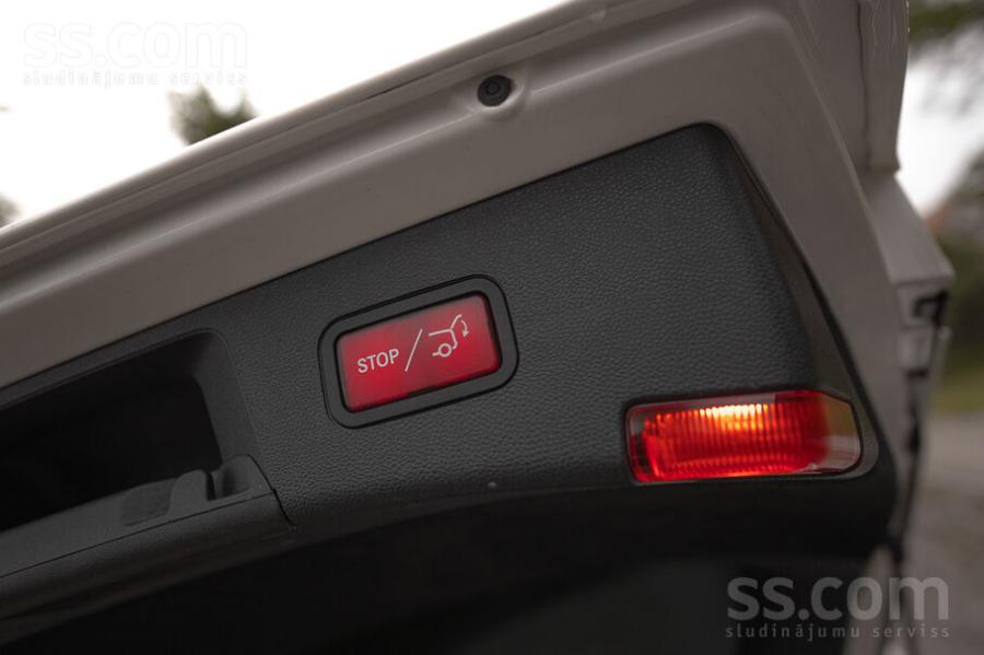 Белый Мерседес E 200 2015 в Елгава, объемом двигателя 2.20 л и пробегом 220 тыс. км за 11500 €, фото 14 на AUTOMOTO.COM.LV