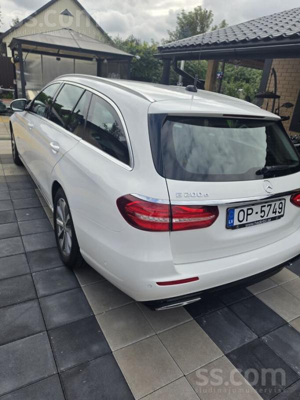 Balts Mercedes-Benz e-200 2019 Daugavpils, ar dzinēja tilpumu 2.00 L un nobraukumu 482 tūkst. km par 11500 €, foto 4 vietnē AUTOMOTO.COM.LV