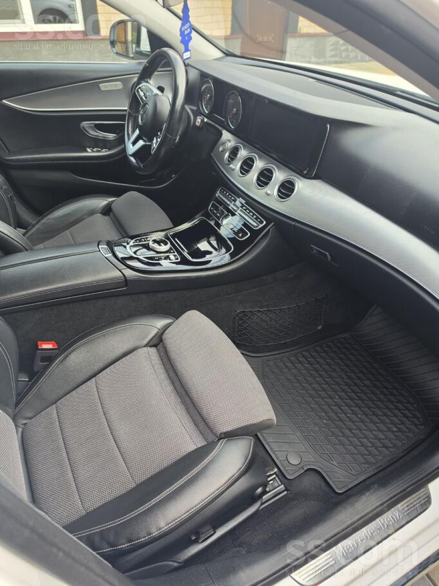 White Mercedes-Benz e-200 2019 in Daugavpils, with an engine capacity of 2.00 L and mileage of 482 thousand km for 11500 €, photo 5 on AUTOMOTO.COM.LV