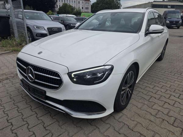 Balts Mercedes-Benz e-200 2020 Marijampole, ar dzinēja tilpumu 1.60 L un nobraukumu 357 tūkst. km par 11999 €, foto 1 vietnē AUTOMOTO.COM.LV