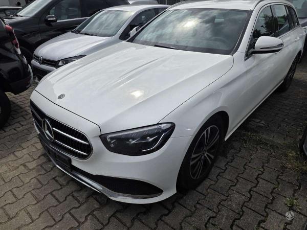 Balts Mercedes-Benz e-200 2020 Marijampole, ar dzinēja tilpumu 1.60 L un nobraukumu 357 tūkst. km par 11999 €, foto 4 vietnē AUTOMOTO.COM.LV