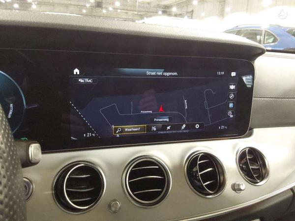 White Mercedes-Benz e-200 2022 in Vilnius, with an engine capacity of 1.60 L and mileage of 179 thousand km for 23000 €, photo 9 on AUTOMOTO.COM.LV