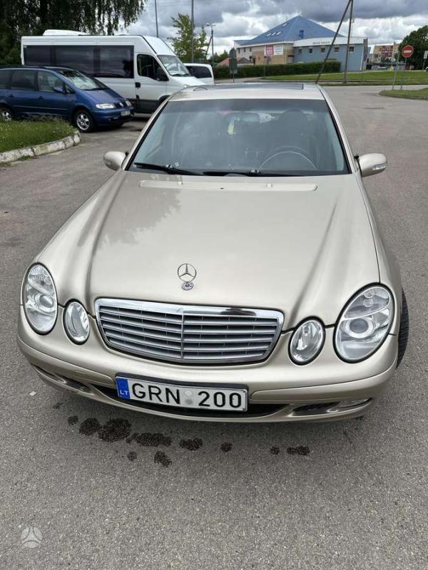 Yellow Mercedes-Benz e-200 2004 in Kupiskis, with an engine capacity of 2.15 L and mileage of 424 thousand km for 2500 €, photo 4 on AUTOMOTO.COM.LV