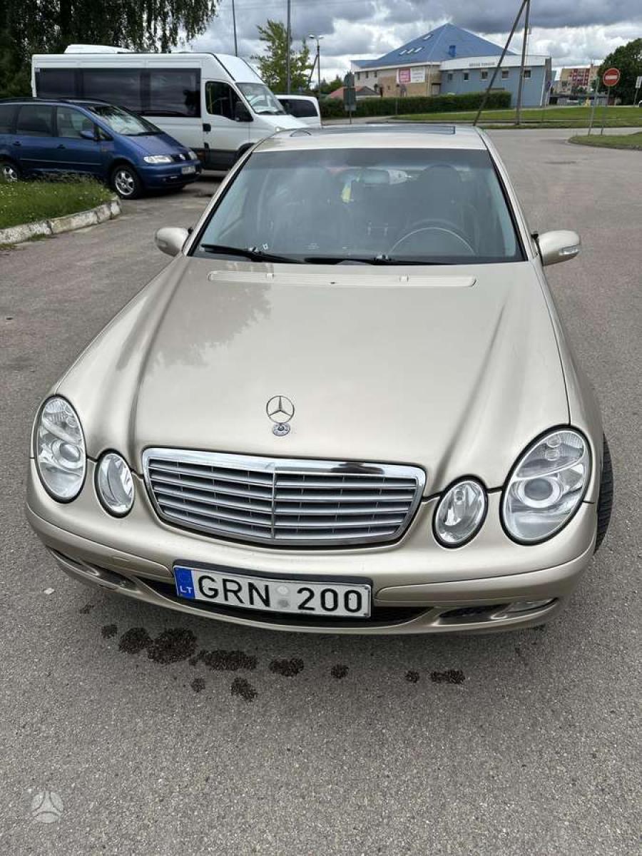 Желтый Мерседес E 200 2004 в Купишкис, объемом двигателя 2.15 л и пробегом 424 тыс. км за 2500 €, фото 5 на AUTOMOTO.COM.LV