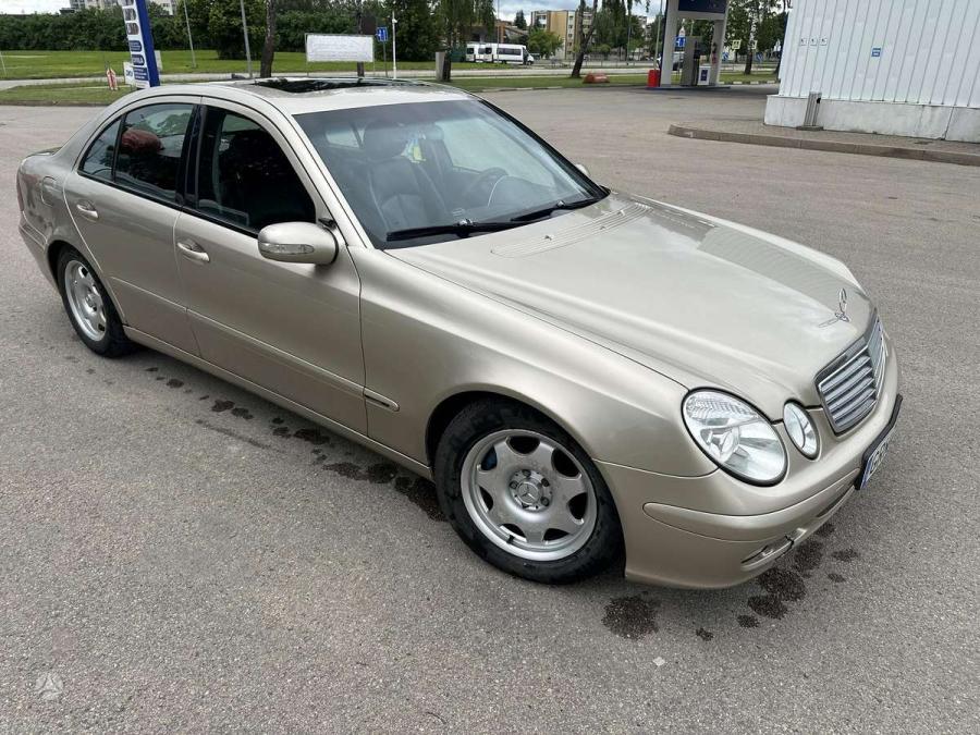 Желтый Мерседес E 200 2004 в Купишкис, объемом двигателя 2.15 л и пробегом 424 тыс. км за 2500 €, фото 6 на AUTOMOTO.COM.LV