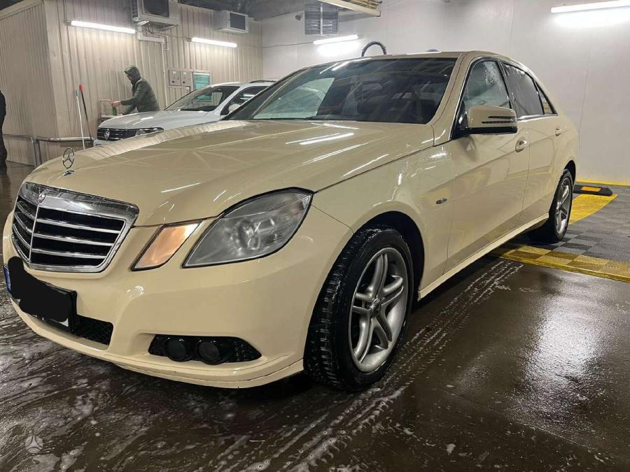 Dzeltens Mercedes-Benz e-200 2010 Šauļi, ar dzinēja tilpumu 2.14 L un nobraukumu 500 tūkst. km par 2450 €, foto 2 vietnē AUTOMOTO.COM.LV