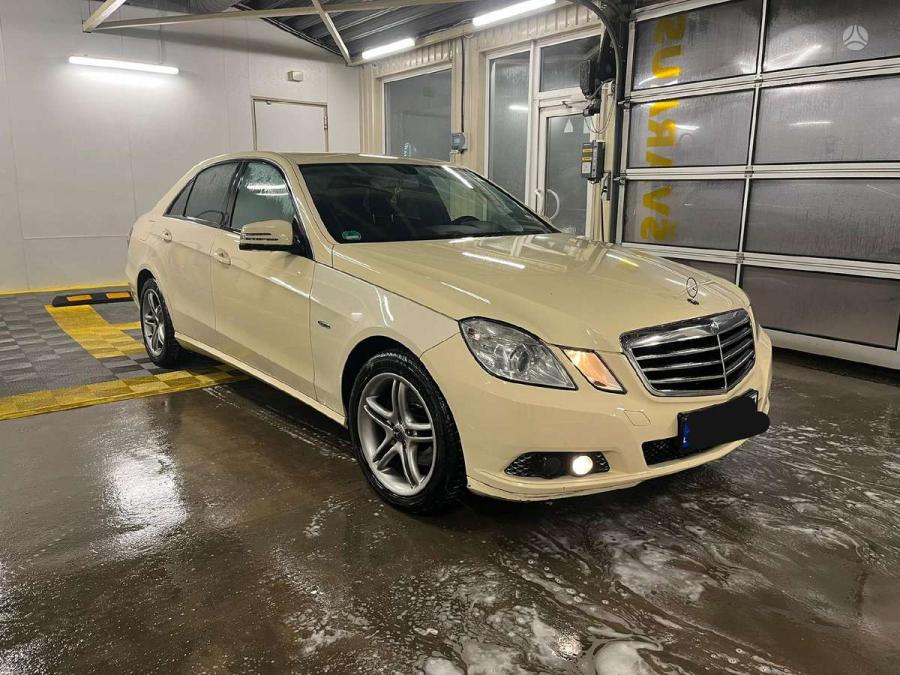 Dzeltens Mercedes-Benz e-200 2010 Šauļi, ar dzinēja tilpumu 2.14 L un nobraukumu 500 tūkst. km par 2450 €, foto 4 vietnē AUTOMOTO.COM.LV