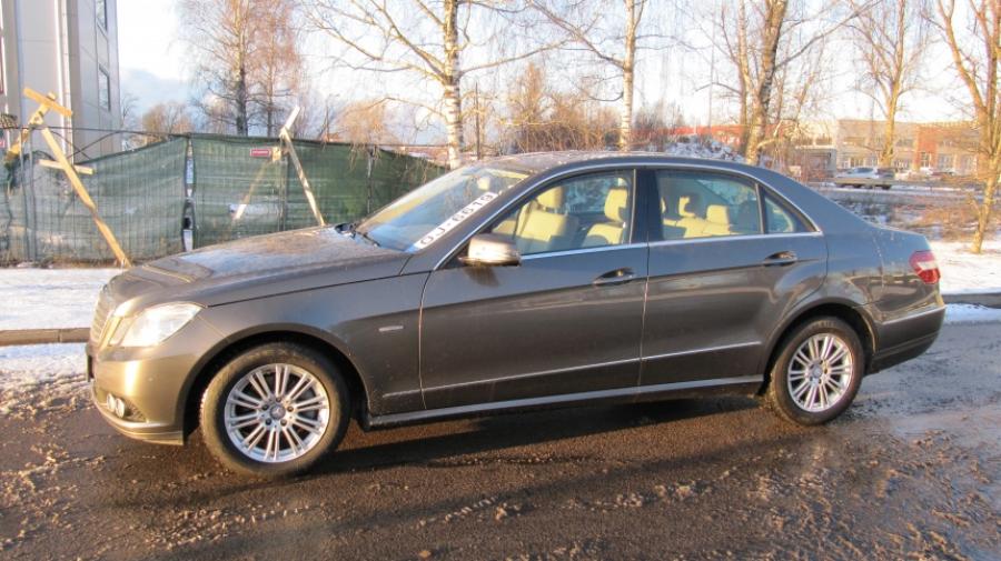 Dzeltens Mercedes-Benz e-200 2010 Rīga, ar dzinēja tilpumu 2.00 L un nobraukumu 331 tūkst. km par 6350 €, foto 6 vietnē AUTOMOTO.COM.LV