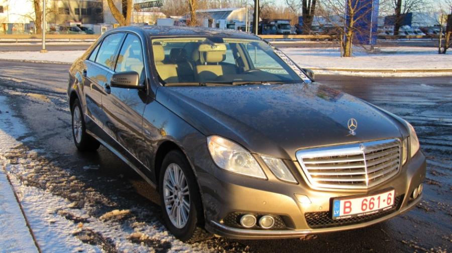 Dzeltens Mercedes-Benz e-200 2010 Rīga, ar dzinēja tilpumu 2.00 L un nobraukumu 331 tūkst. km par 6350 €, foto 24 vietnē AUTOMOTO.COM.LV