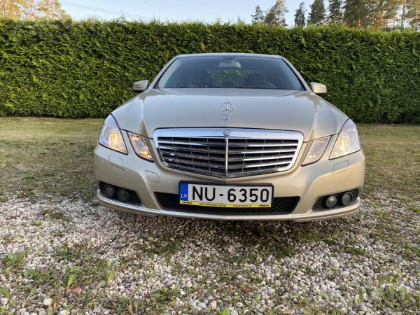 Yellow Mercedes-Benz e-200 2010 in Riga, with an engine capacity of 2.10 L and mileage of 340 thousand km for 4000 €, photo 2 on AUTOMOTO.COM.LV