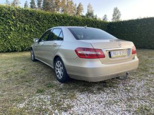 Желтый Мерседес E 200 2010 в Рига, объемом двигателя 2.10 л и пробегом 340 тыс. км за 4000 €, фото 5 на AUTOMOTO.COM.LV