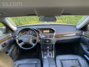 Желтый Мерседес E 200 2010 в Рига, объемом двигателя 2.10 л и пробегом 340 тыс. км за 4000 €, фото 14 на AUTOMOTO.COM.LV