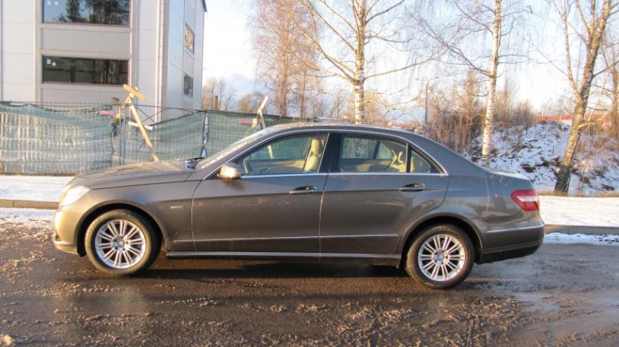 Dzeltens Mercedes-Benz e-200 2010 Rīga, ar dzinēja tilpumu 2.00 L un nobraukumu 331 tūkst. km par 6750 €, foto 8 vietnē AUTOMOTO.COM.LV