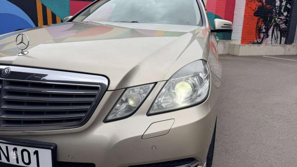 Yellow Mercedes-Benz e-200 2010 in Klaipeda, with an engine capacity of 2.20 L and mileage of 410 thousand km for 6000 €, photo 2 on AUTOMOTO.COM.LV