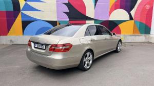 Желтый Мерседес E 200 2010 в Клайпеда, объемом двигателя 2.20 л и пробегом 410 тыс. км за 6000 €, фото 7 на AUTOMOTO.COM.LV