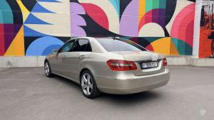 Желтый Мерседес E 200 2010 в Клайпеда, объемом двигателя 2.20 л и пробегом 410 тыс. км за 6000 €, фото 9 на AUTOMOTO.COM.LV