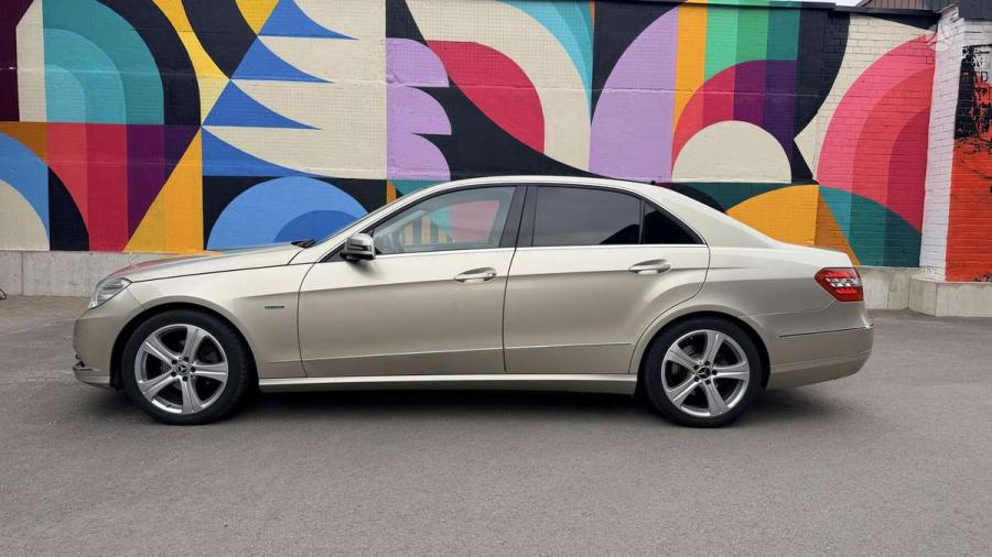 Желтый Мерседес E 200 2010 в Клайпеда, объемом двигателя 2.20 л и пробегом 410 тыс. км за 6000 €, фото 10 на AUTOMOTO.COM.LV