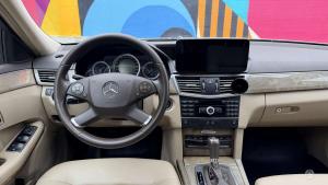 Желтый Мерседес E 200 2010 в Клайпеда, объемом двигателя 2.20 л и пробегом 410 тыс. км за 6000 €, фото 12 на AUTOMOTO.COM.LV