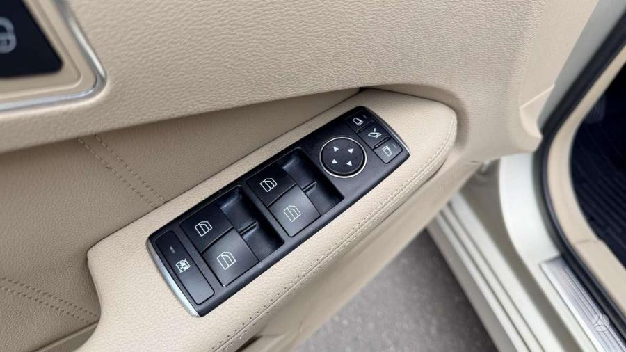 Желтый Мерседес E 200 2010 в Клайпеда, объемом двигателя 2.20 л и пробегом 410 тыс. км за 6000 €, фото 13 на AUTOMOTO.COM.LV