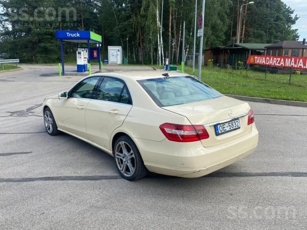 Yellow Mercedes-Benz e-200 2012 in Riga, with an engine capacity of 2.20 L and mileage of 0 thousand km for 2699 €, photo 3 on AUTOMOTO.COM.LV