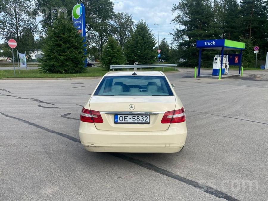 Yellow Mercedes-Benz e-200 2012 in Riga, with an engine capacity of 2.20 L and mileage of 0 thousand km for 2699 €, photo 4 on AUTOMOTO.COM.LV
