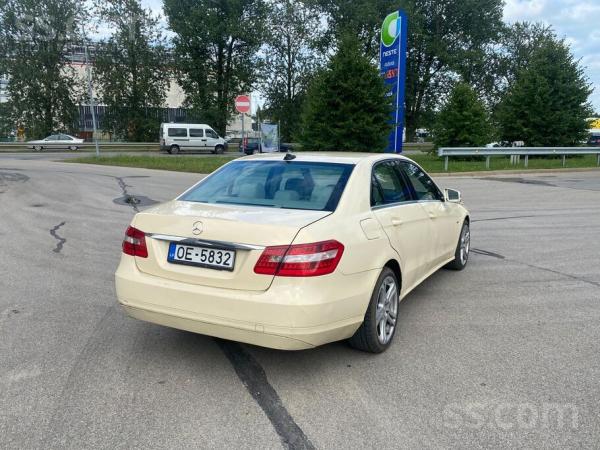 Yellow Mercedes-Benz e-200 2012 in Riga, with an engine capacity of 2.20 L and mileage of 0 thousand km for 2699 €, photo 5 on AUTOMOTO.COM.LV