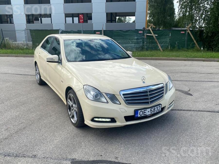 Yellow Mercedes-Benz e-200 2012 in Riga, with an engine capacity of 2.20 L and mileage of 0 thousand km for 2699 €, photo 6 on AUTOMOTO.COM.LV