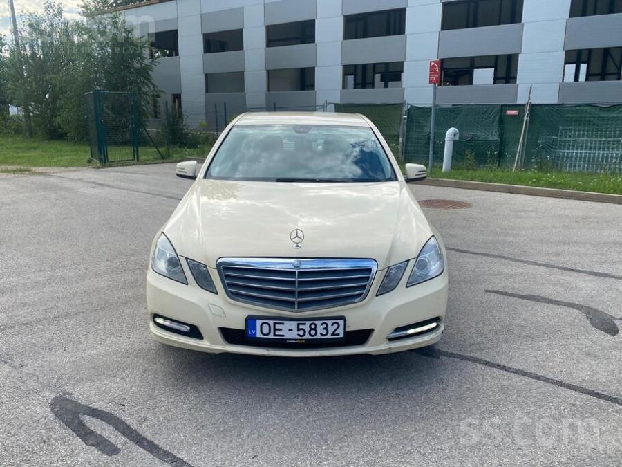 Yellow Mercedes-Benz e-200 2012 in Riga, with an engine capacity of 2.20 L and mileage of 0 thousand km for 2699 €, photo 7 on AUTOMOTO.COM.LV