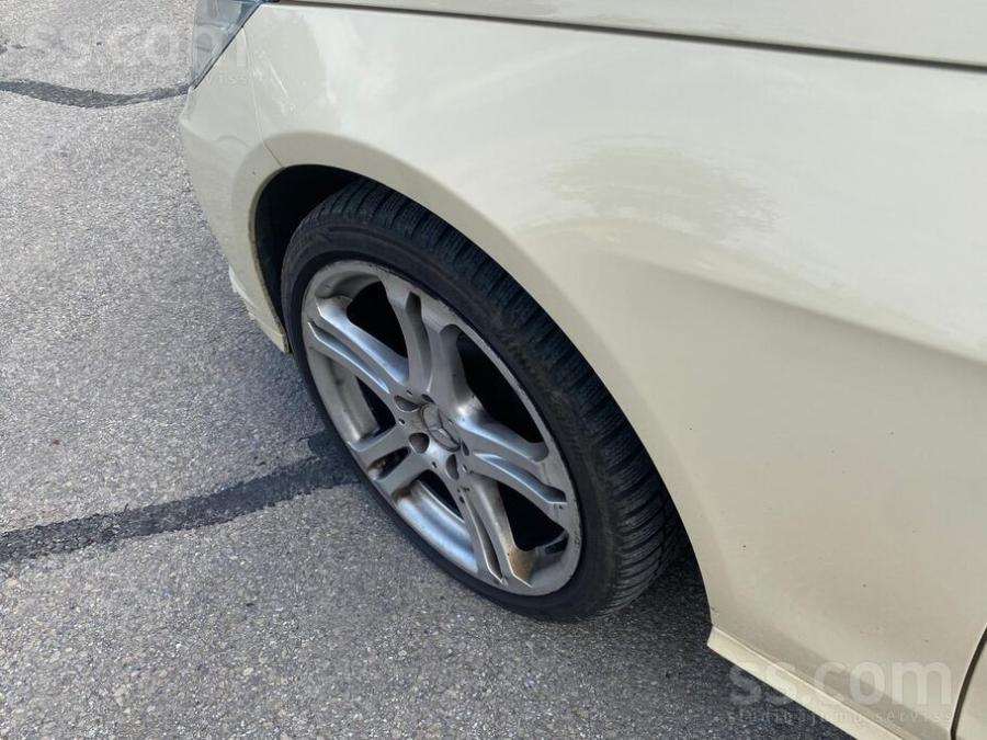 Yellow Mercedes-Benz e-200 2012 in Riga, with an engine capacity of 2.20 L and mileage of 0 thousand km for 2699 €, photo 27 on AUTOMOTO.COM.LV