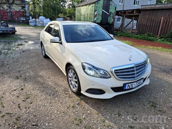 Желтый Мерседес E 200 2013 в Рига, объемом двигателя 2.10 л и пробегом 484 тыс. км за 5000 €, фото 6 на AUTOMOTO.COM.LV