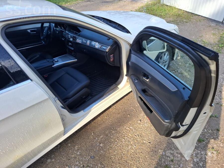 Dzeltens Mercedes-Benz e-200 2013 Rīga, ar dzinēja tilpumu 2.10 L un nobraukumu 484 tūkst. km par 5000 €, foto 11 vietnē AUTOMOTO.COM.LV