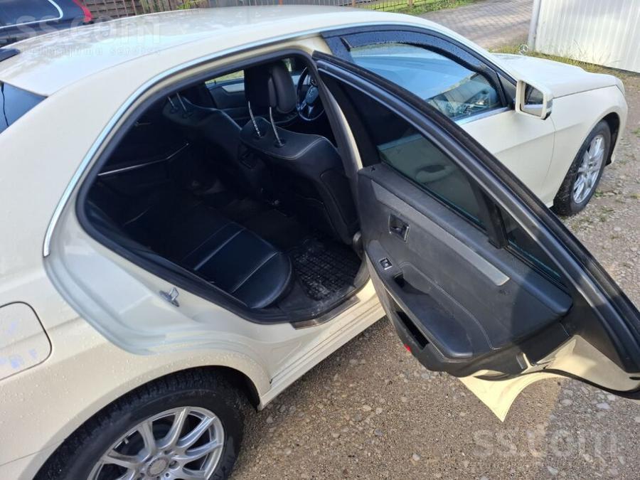 Dzeltens Mercedes-Benz e-200 2013 Rīga, ar dzinēja tilpumu 2.10 L un nobraukumu 484 tūkst. km par 5000 €, foto 12 vietnē AUTOMOTO.COM.LV
