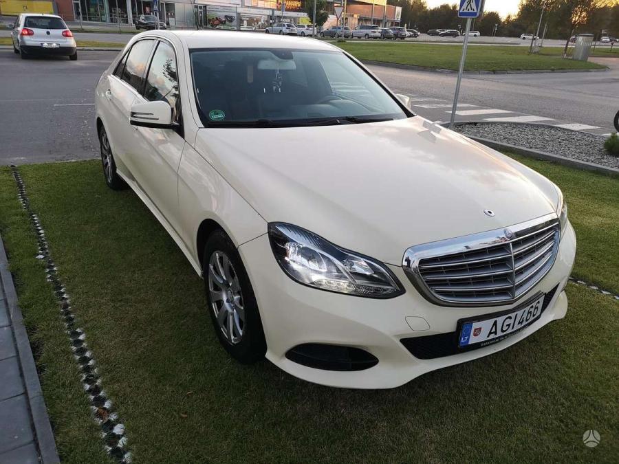 Желтый Мерседес E 200 2015 в Шилуте, объемом двигателя 2.10 л и пробегом 595 тыс. км за 5500 €, фото 1 на AUTOMOTO.COM.LV