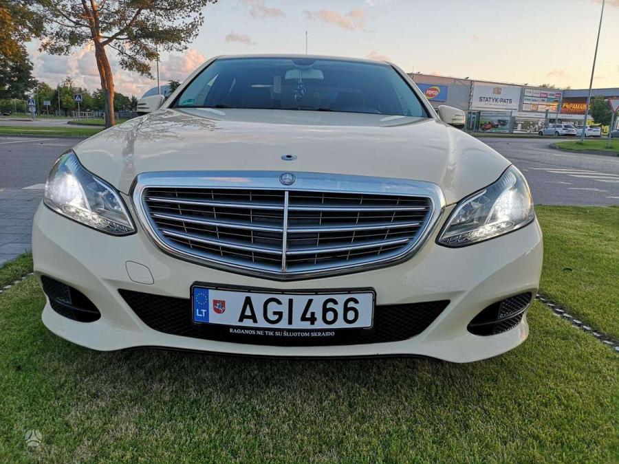Желтый Мерседес E 200 2015 в Шилуте, объемом двигателя 2.10 л и пробегом 595 тыс. км за 5500 €, фото 3 на AUTOMOTO.COM.LV