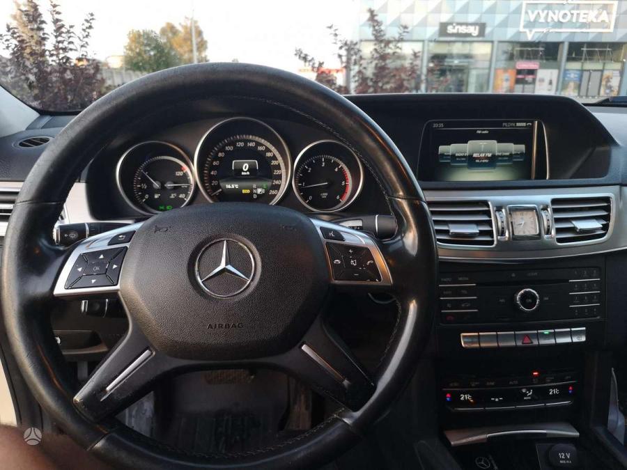 Желтый Мерседес E 200 2015 в Шилуте, объемом двигателя 2.10 л и пробегом 595 тыс. км за 5500 €, фото 8 на AUTOMOTO.COM.LV