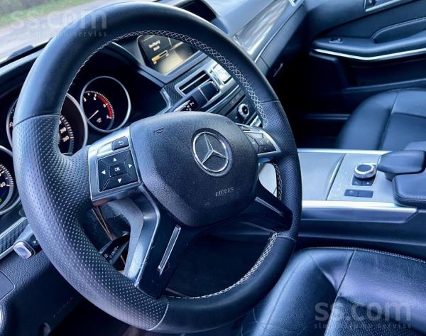 Желтый Мерседес E 200 2016 в Рига, объемом двигателя 2.10 л и пробегом 340 тыс. км за 8690 €, фото 3 на AUTOMOTO.COM.LV